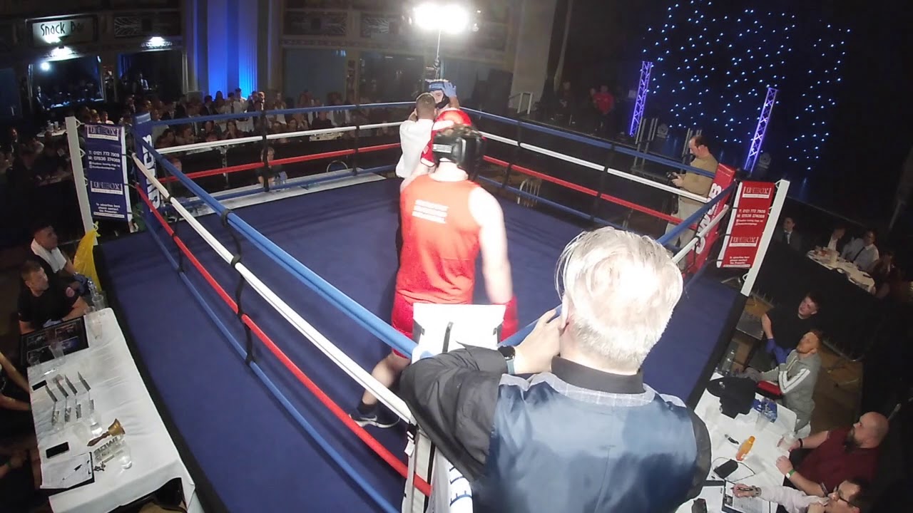 Aberdeen | UWCB | Scott McNeil VS Liam Dinnie - YouTube