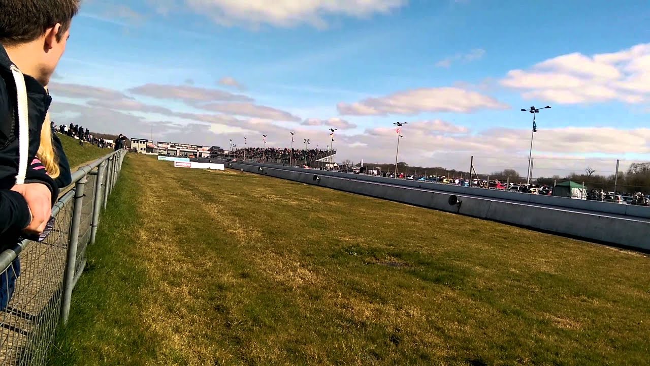 The Fast Show @ Santa POD 2015 - Focus ST vs Civic Type R (3rd run ...