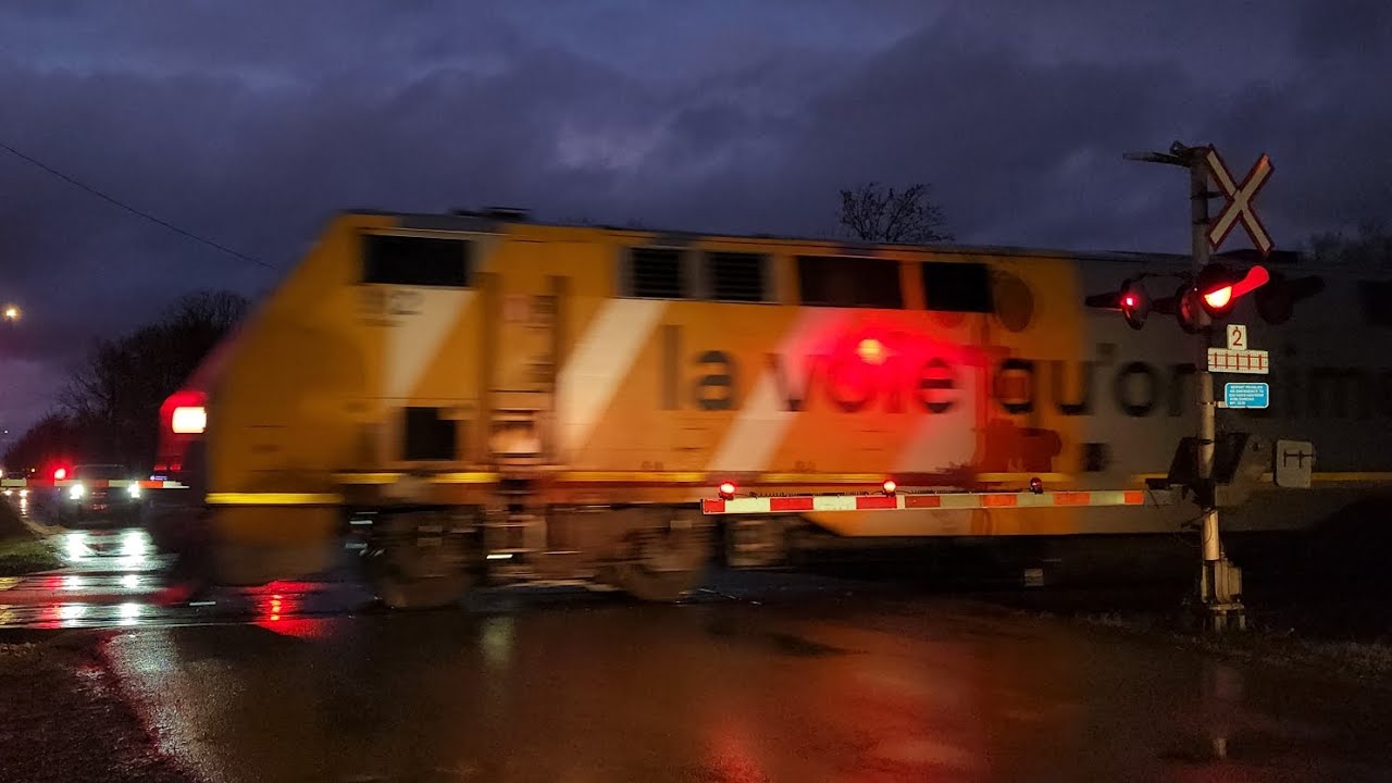 (3476) VIA 83 - 912 In Lynden Ontario - YouTube