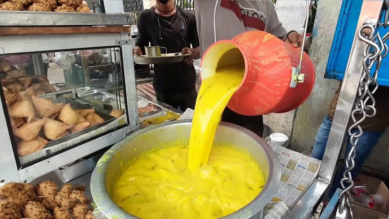 Yummy Evening Snacks of Nagpur | Samosa & Patodi with Kadhi at Just 20 ...