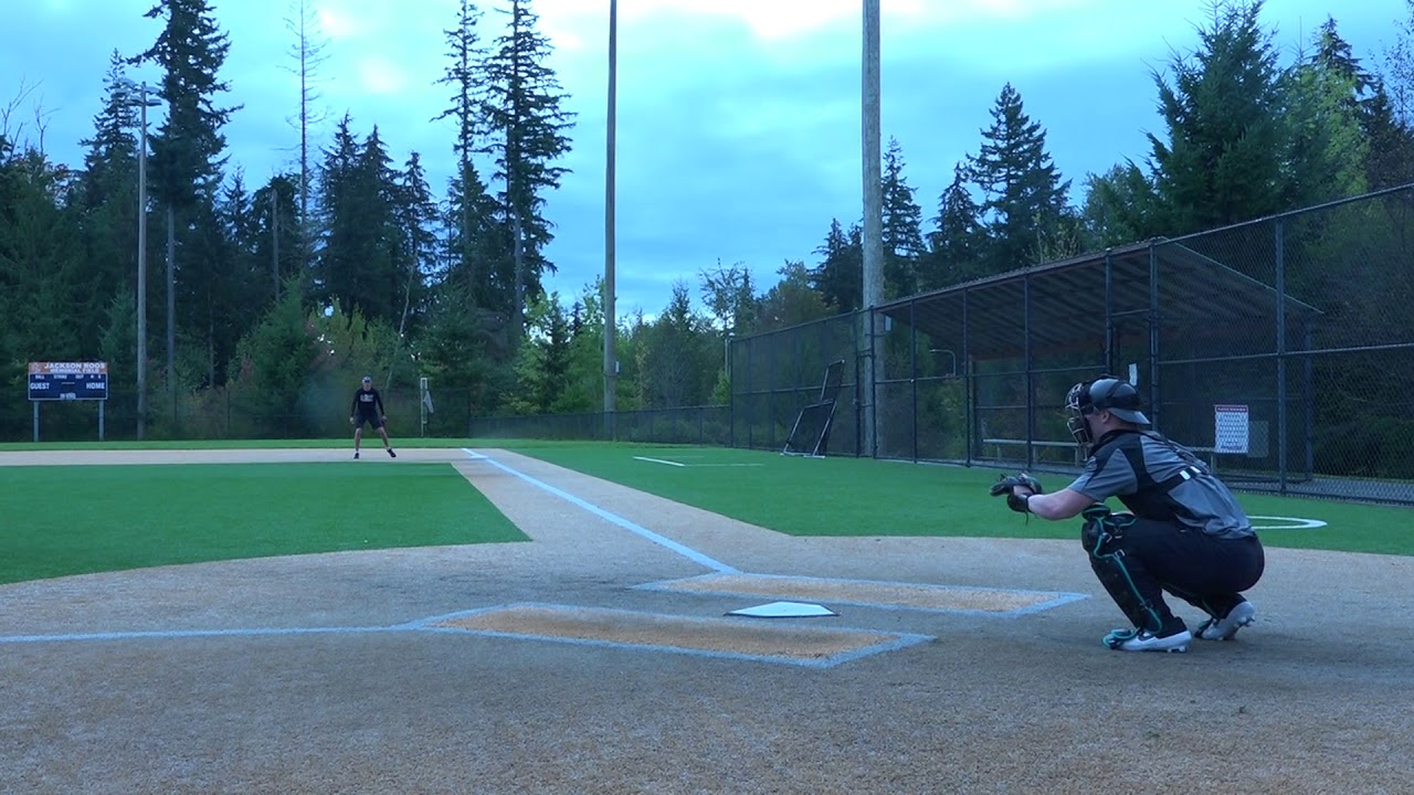 Catching Throwdowns Kneeling First Base Backpick - YouTube