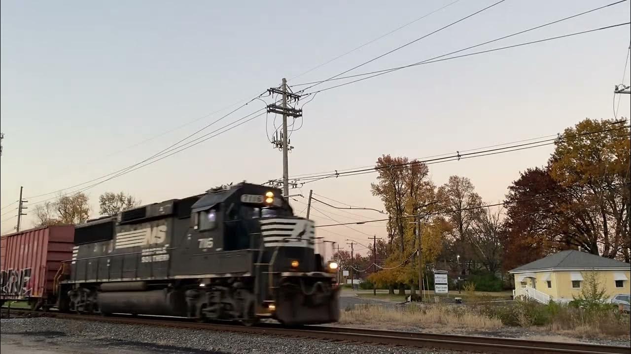 11-7-23: NS D76 in Belleville IL - YouTube