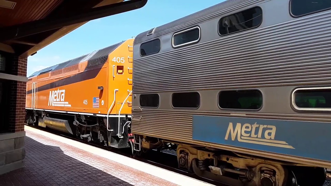 Metra inbound with mp36 405 - YouTube