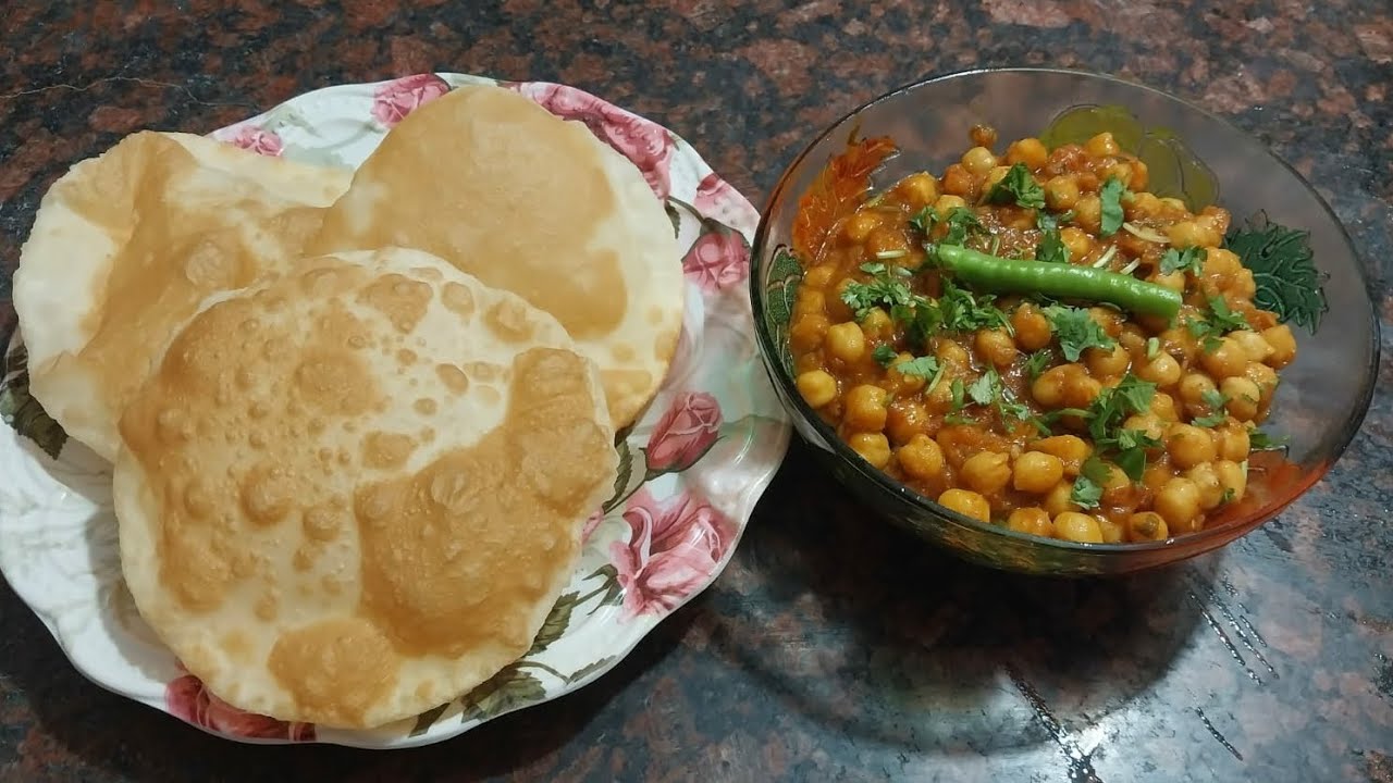 Easy chole puri recipe | Yummy & Tasty chole with puri - YouTube