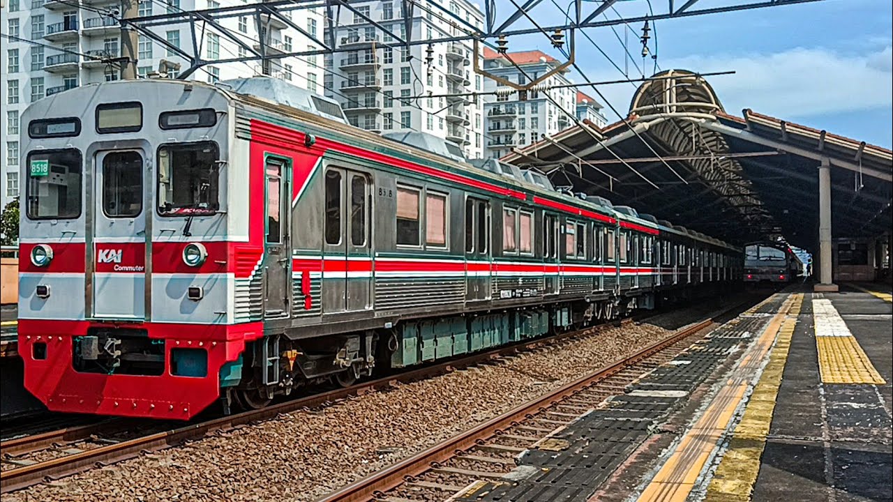 KRL Tokyu 8518 tujuan Bogor berangkat stasiun cikini - YouTube