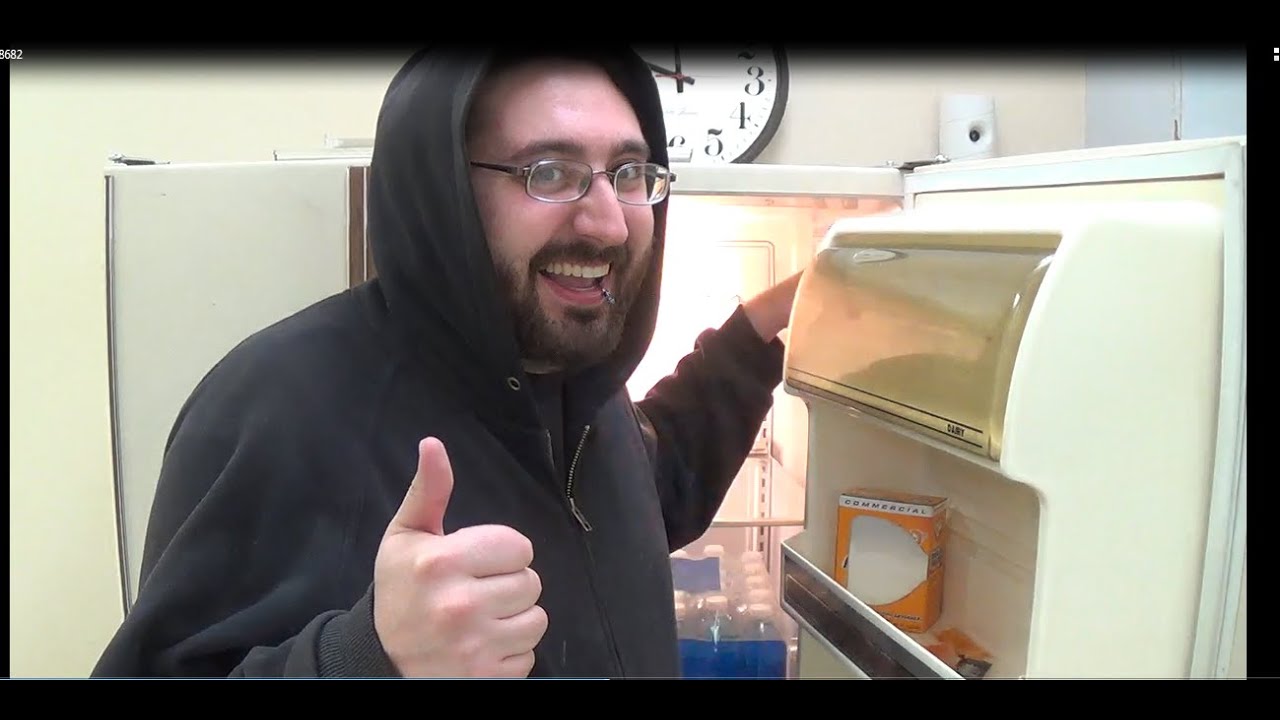 OFFICE BREAK ROOM STALKER -- FUNNY COMEDY VIDEO! - YouTube