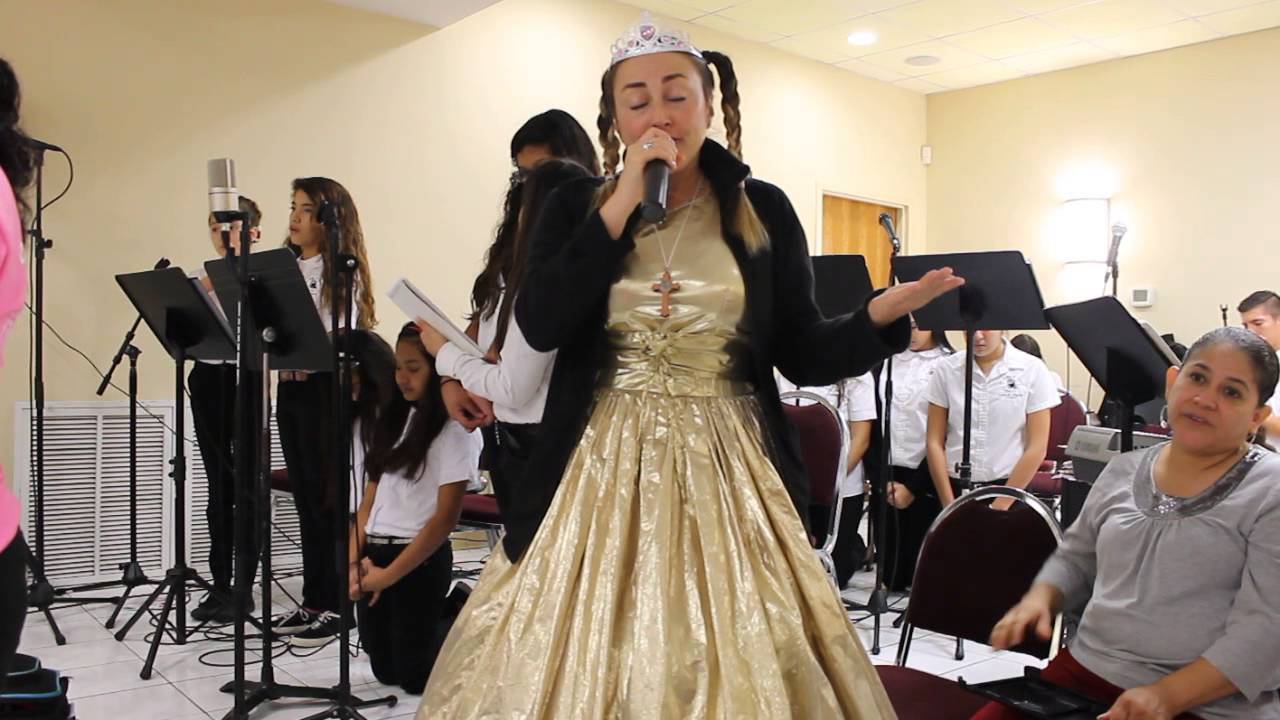 SanFelipeHouTx - Padre Jesus Suarez + Andrea Andrea - YouTube