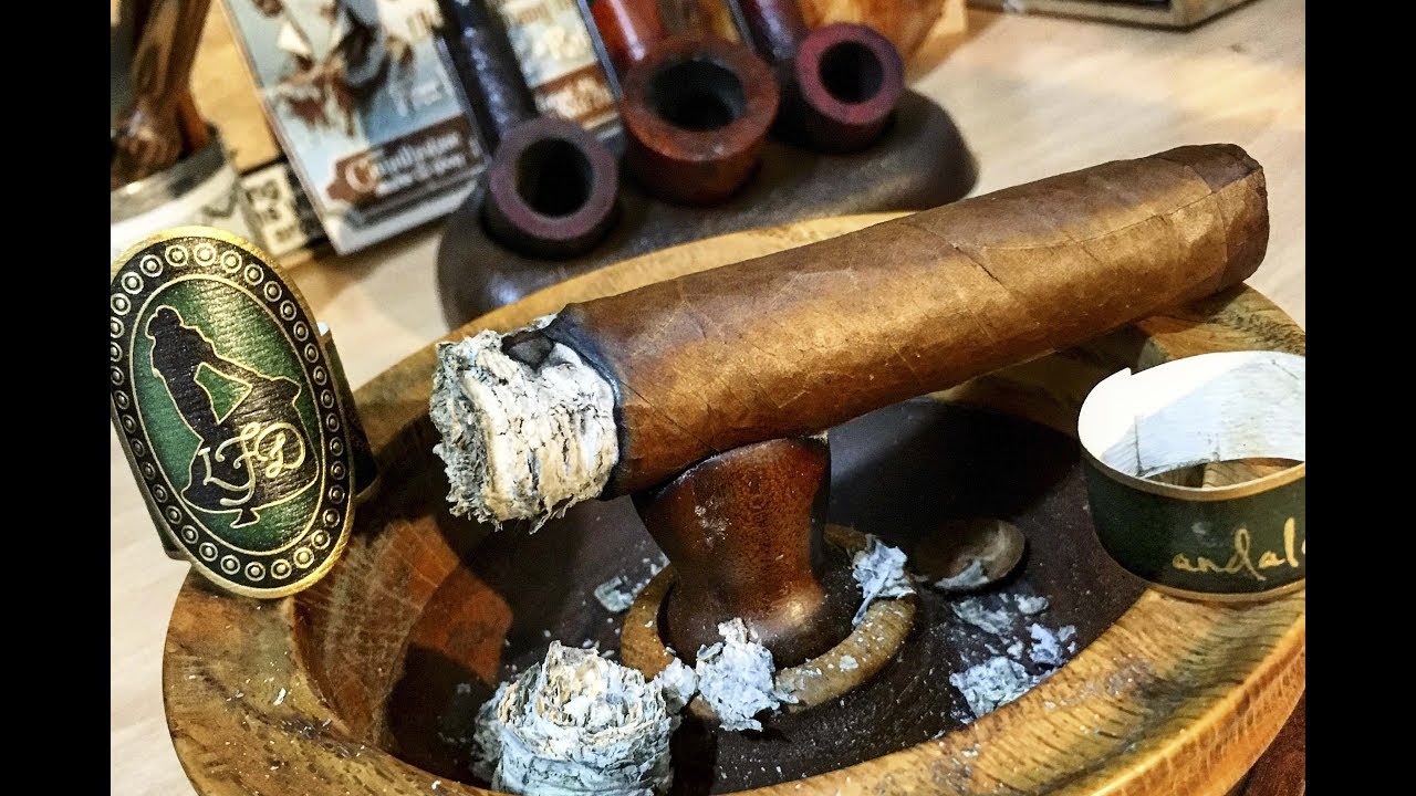 Andalusian Bull Cigar by La Flor Dominicana, pipes and cigar chat, it's ...