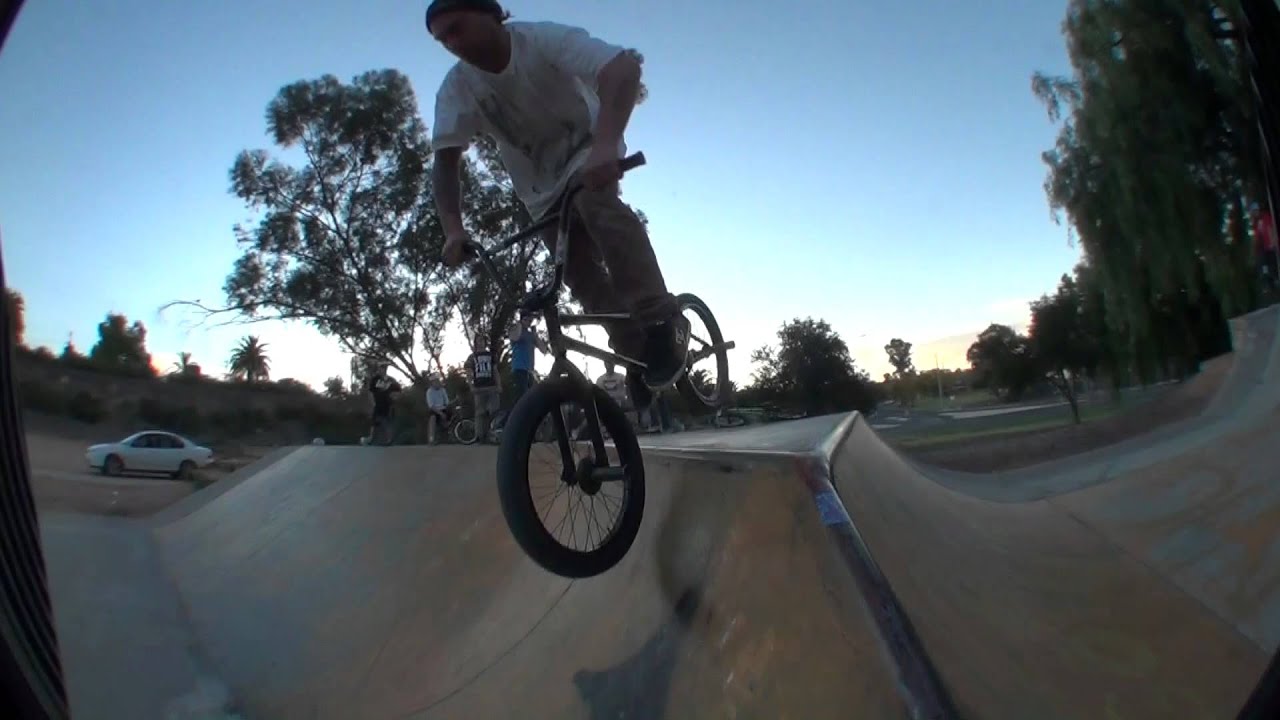 simon derrick 10 clips mildura - YouTube