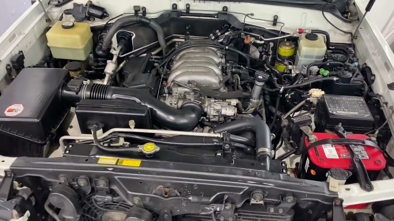 1999 Lexus LX470 Cold Start (Engine Bay) - YouTube