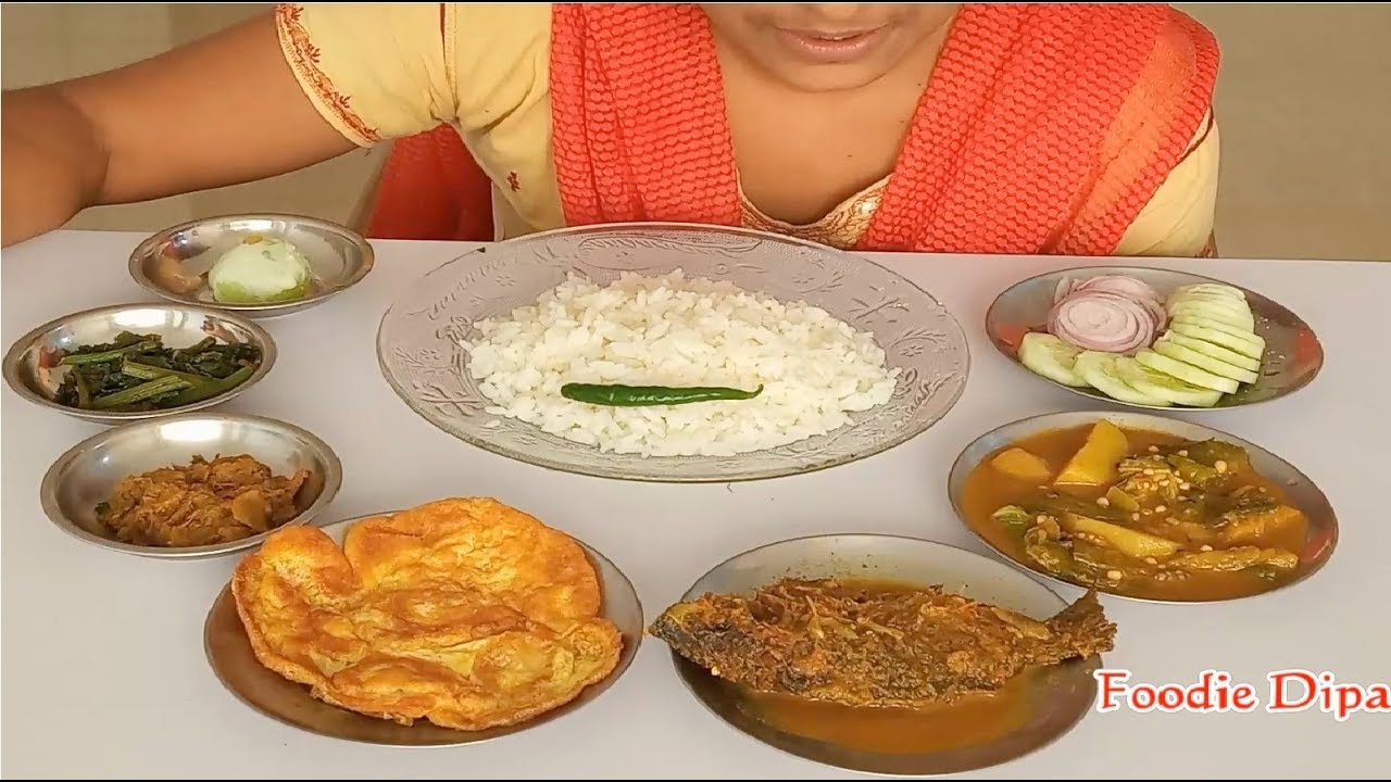 Eating Fish Curry, Veg Curry, Kochur Shag, Lau Shag, Egg Omelette With ...
