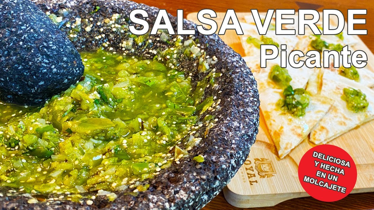 Salsa Verde Picante de Molcajete - YouTube