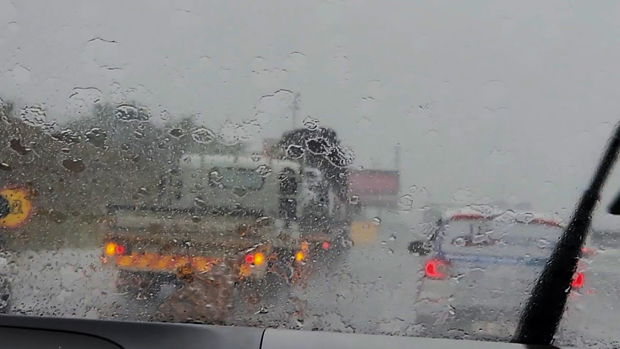 Heavy rainfall on the R21 towards Pretoria and more from South Africa ...