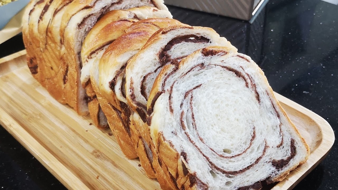 豆沙螺旋吐司 Red Bean Swirl Loaf |自己做豆沙馅，甜度适中，更健康|Made with homemade redbean paste - YouTube