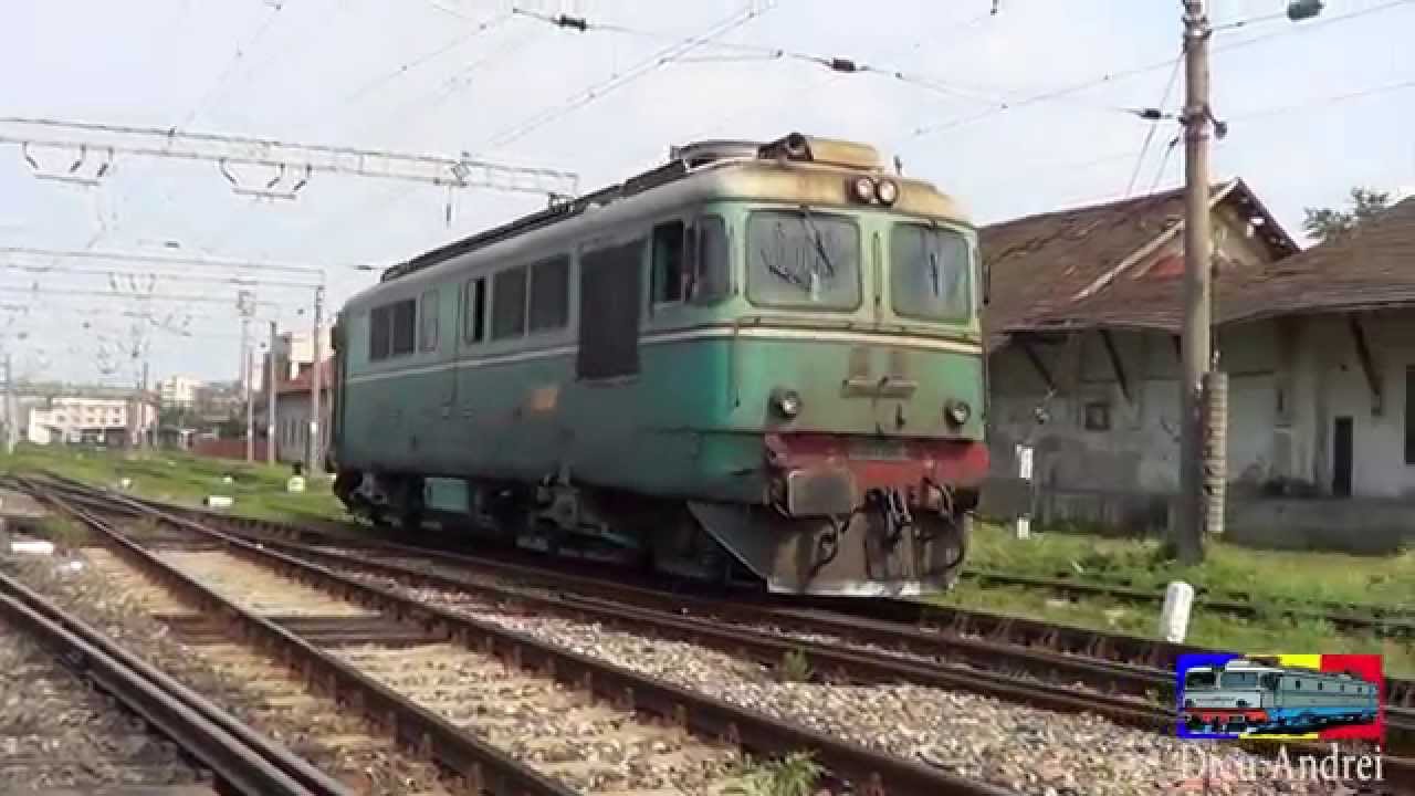 Diesel Sulzer CFR Marfa 60-0672-0 mega horns in Timisoara North - YouTube