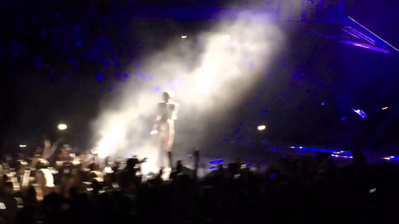 Miley Cyrus - Wrecking Ball - YouTube Music