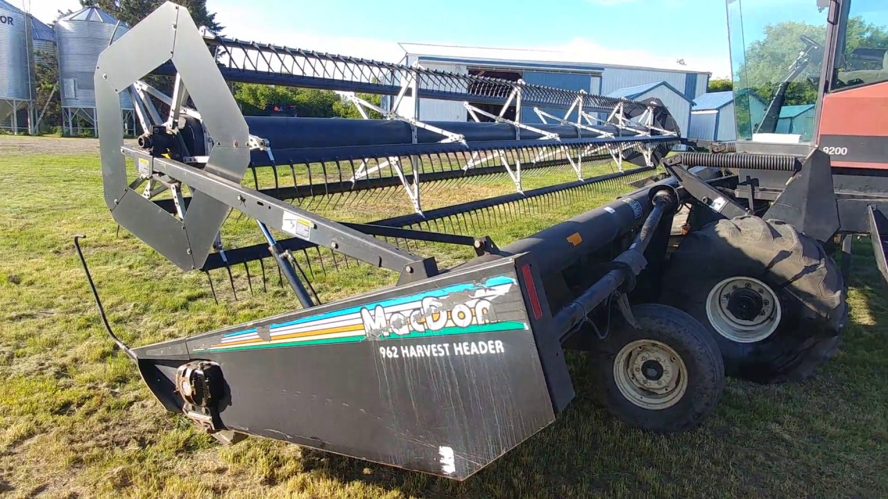 macdon 9200 - YouTube