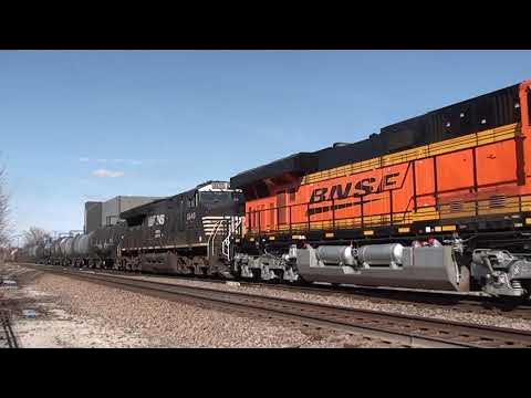 BNSF #7788 Leads WB Mixed Freight with NS Power. Olathe, KS 3/4/23 - YouTube