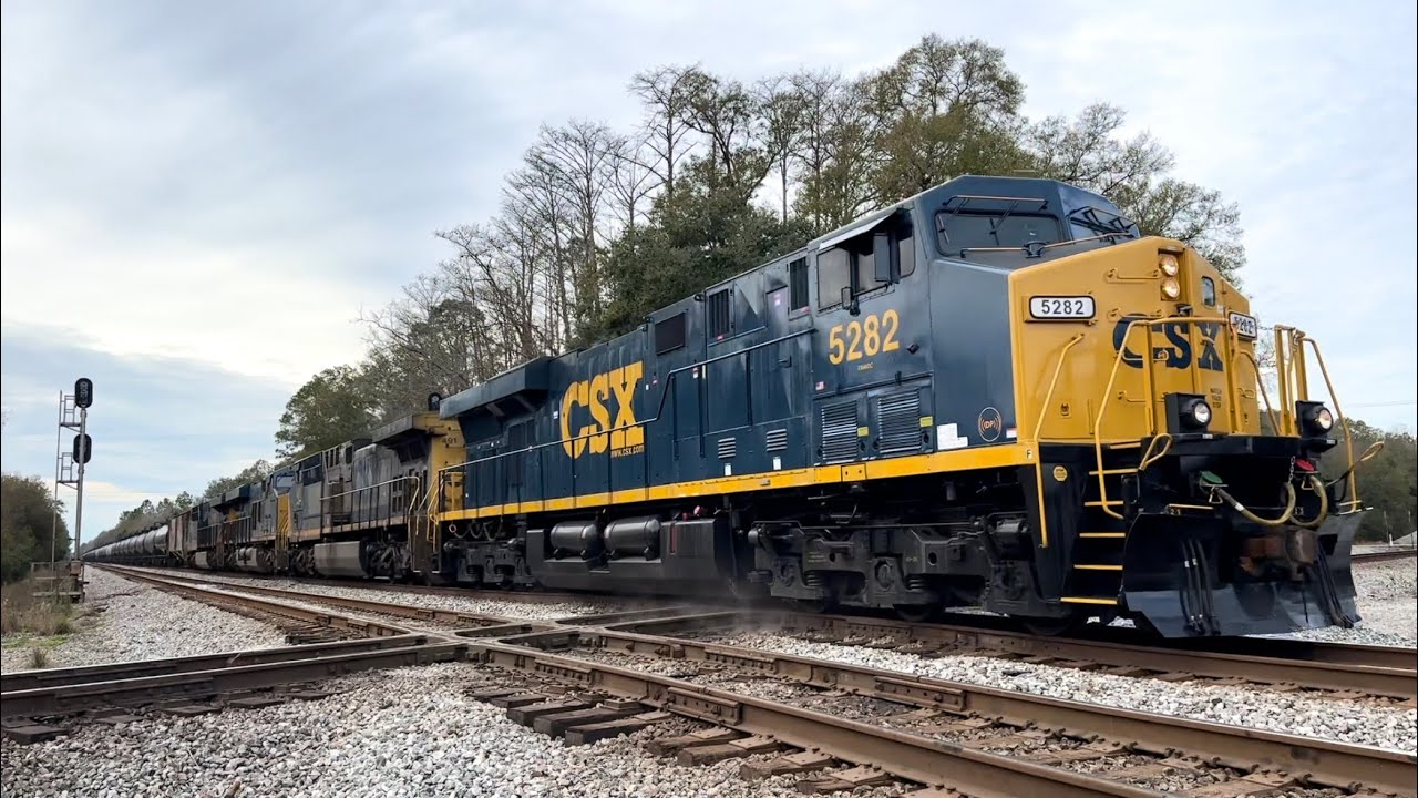 YN3C CSX ES40DC 5282 Leads Train B828-12 at Crawford, FL - YouTube