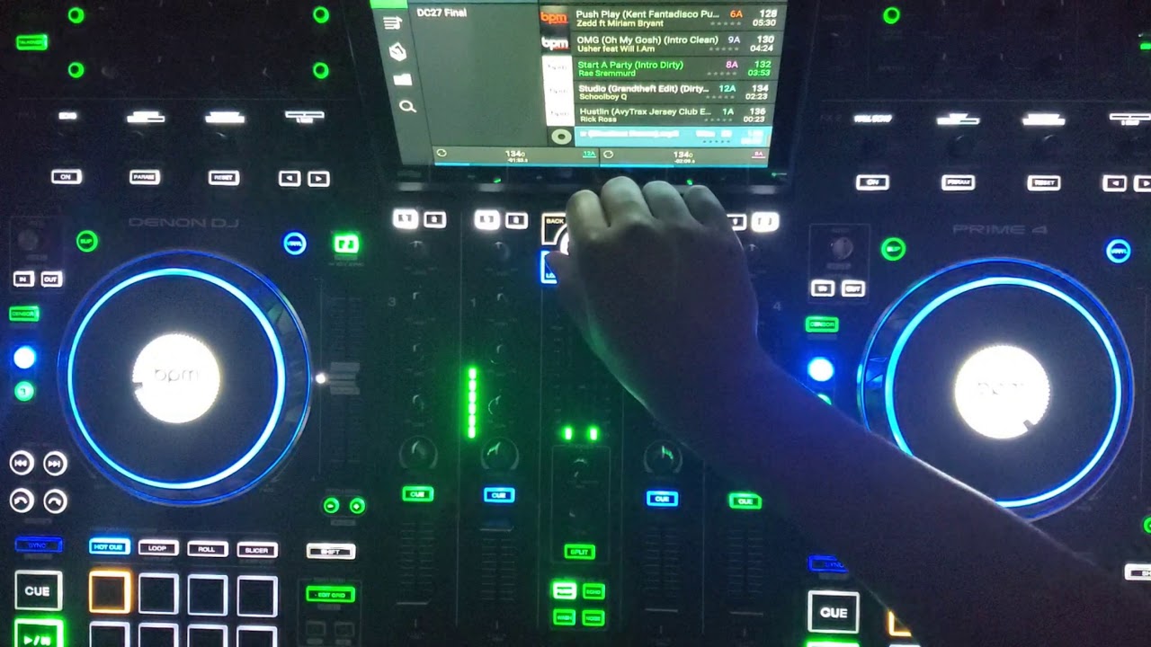 First 10 min with the Denon Prime 4 - YouTube