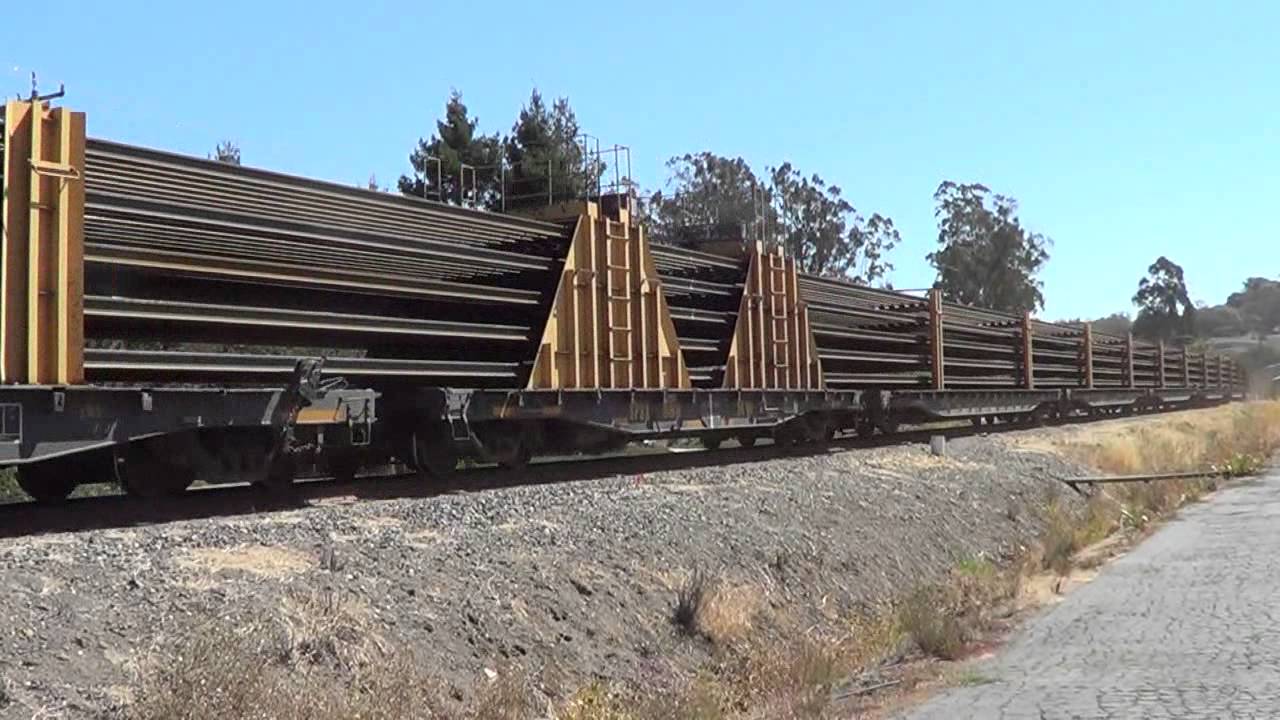 BUGX 1322 leads a rail train on the NWP 9-11-12 - YouTube