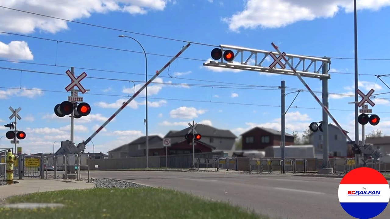 Railroad Crossing | Saddletowne Circle Northeast, Calgary, AB - YouTube