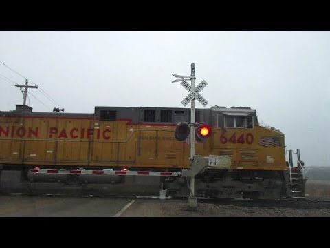 UP 6440 South MITPS Filmed In Medford Township MN (12-23-2023) - YouTube