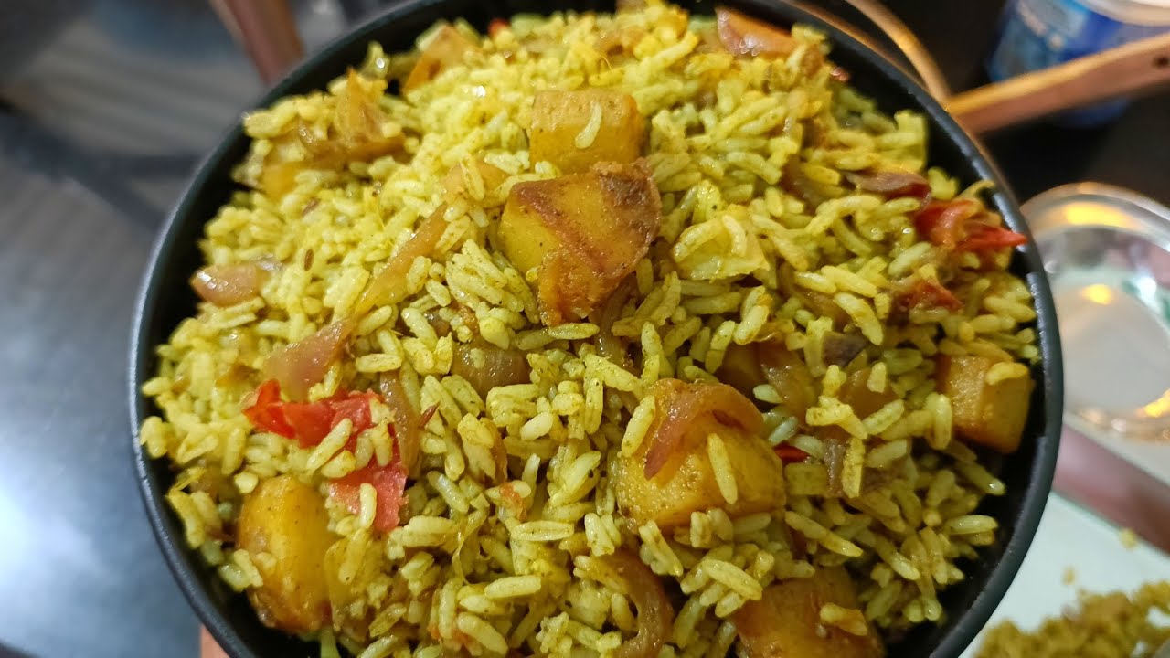 Aloo rice recipe in Kannada | ಆಲೂಗಡ್ಡೆ ರೈಸ್ | aloo rice| breakfast ...