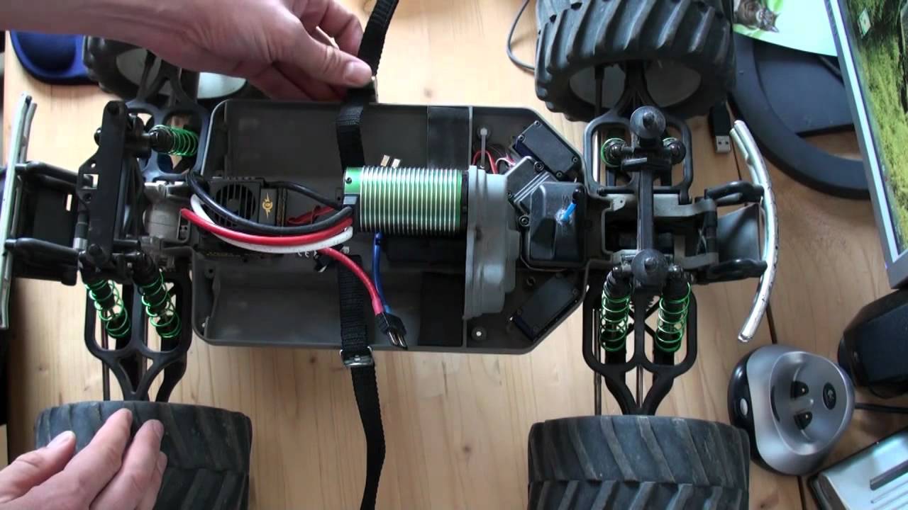 E-Maxx Brushless Umbau - YouTube