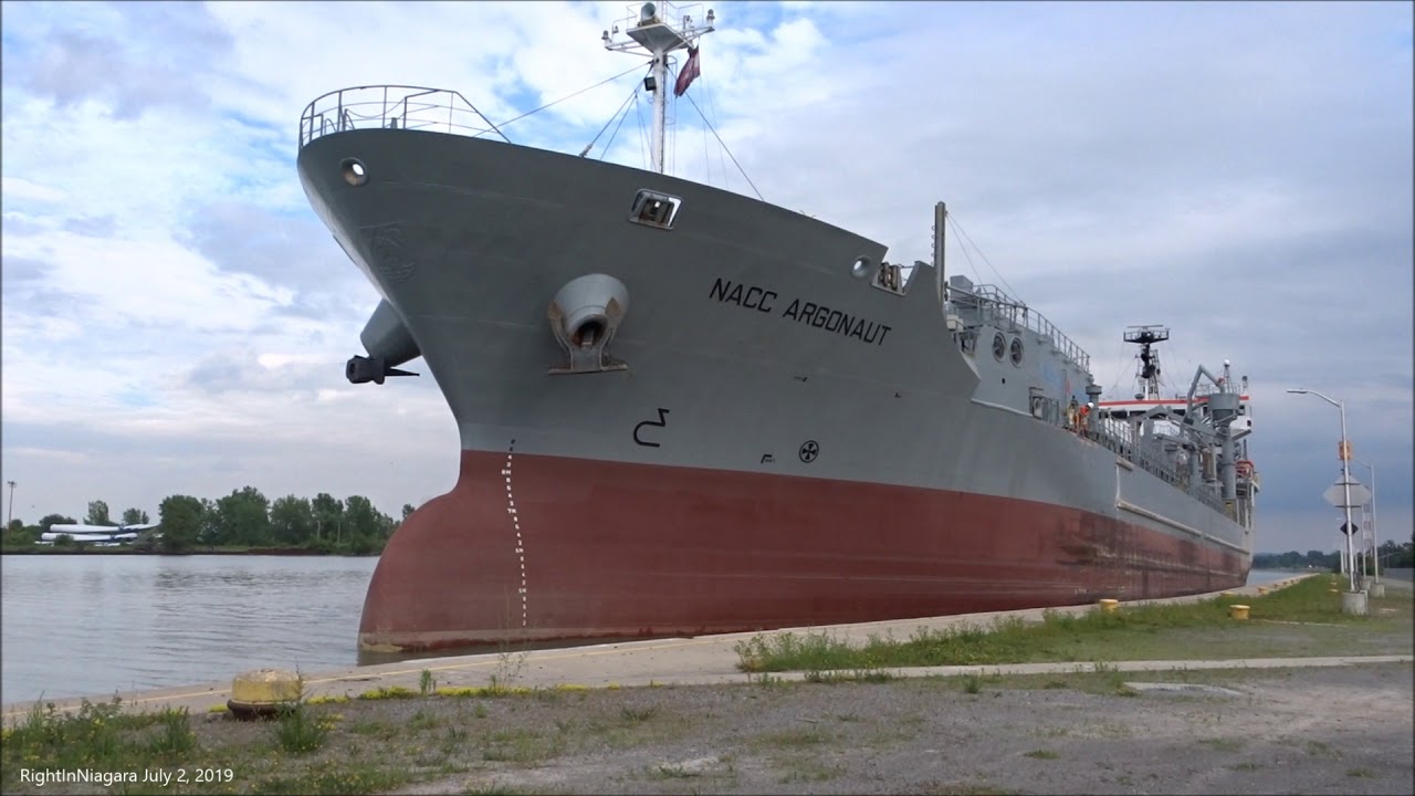Ships CSL NIAGARA & NACC ARGONAUT meet above Lock 1, Welland Canal 2019 ...