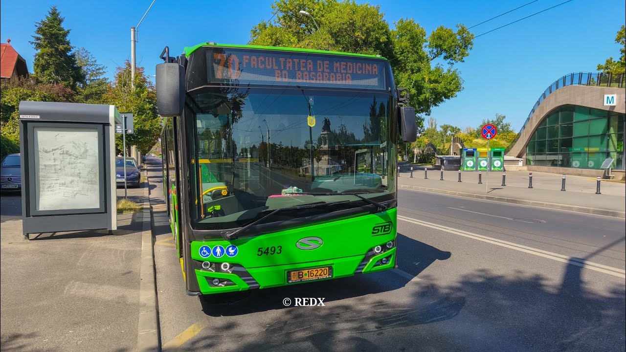 Troleibuzul Solaris Trollino IV 12M 5493 părăsește stația "Piața Operei ...