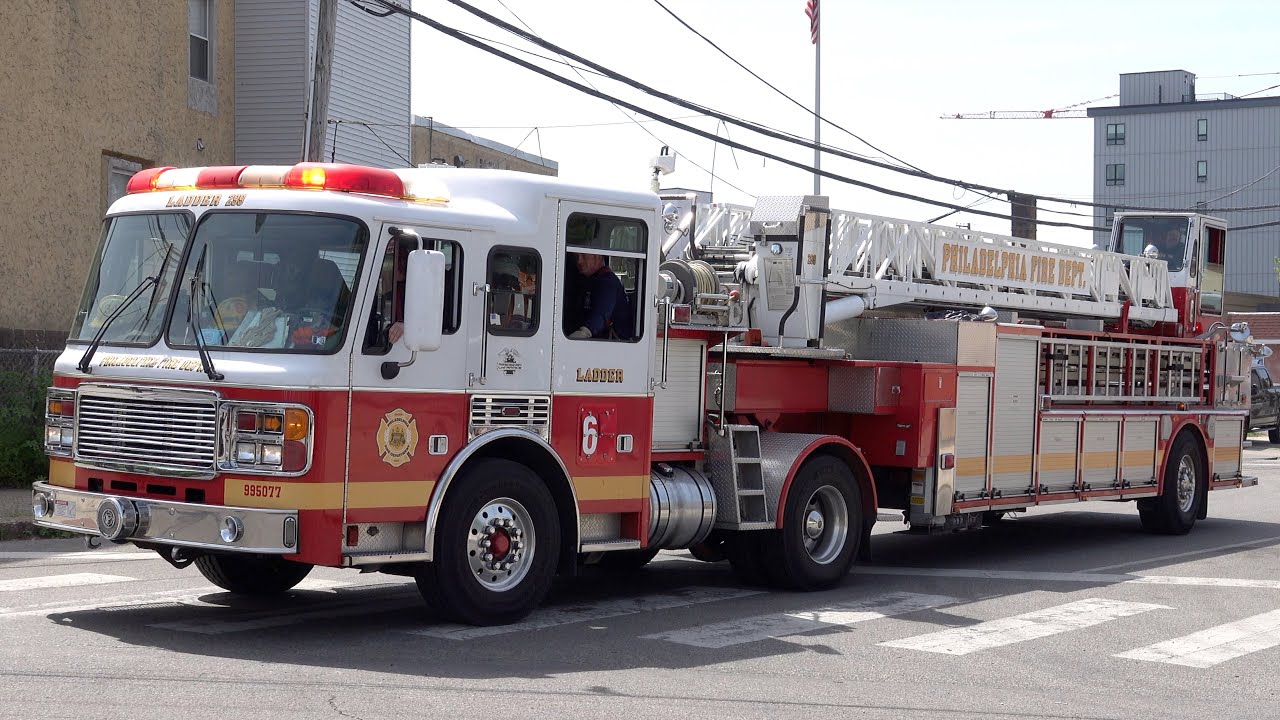 Philadelphia Fire Department Ladder 6 Responding - YouTube