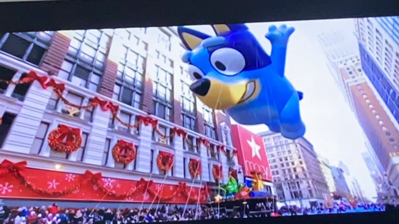 Bluey in Macy’s Thanksgiving Day parade 2022 - YouTube