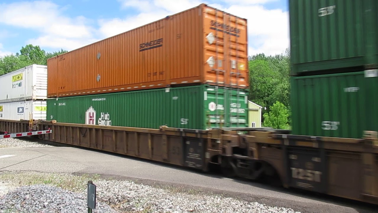 CN 2205, 2514, GECX 7356 with a Westbound intermodal container train through Vicksburg, MI - YouTube