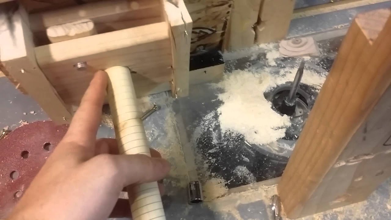 Cut wooden nut threads with a router - YouTube
