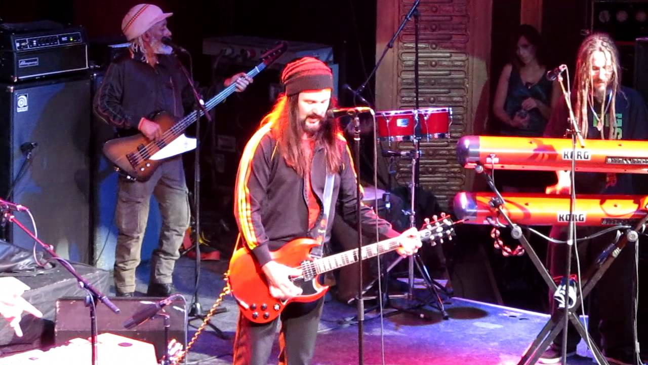 Big Sugar Live at The Roxx... Barrie ON Dec 9th,2011 - YouTube