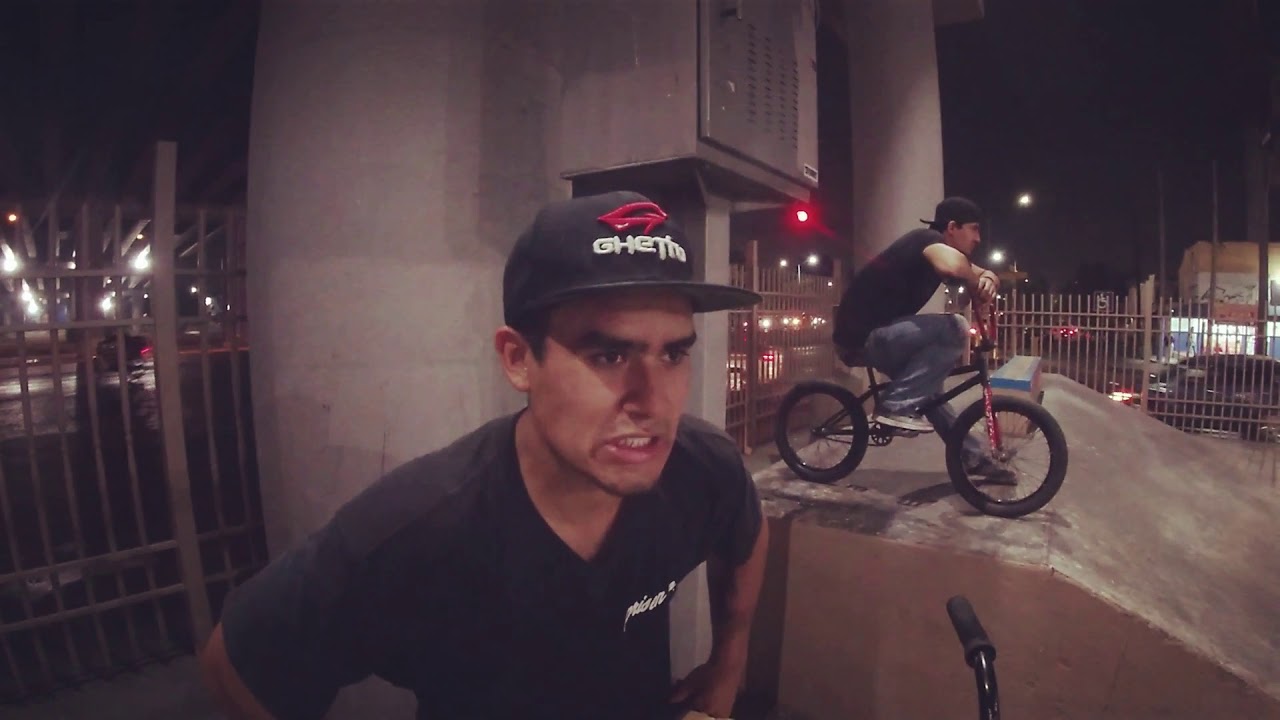 ARMAMOS UN JUEGO DE BMX ENTRE VICTOR Y COLIN, QUIEN CREES QUE GANO ...
