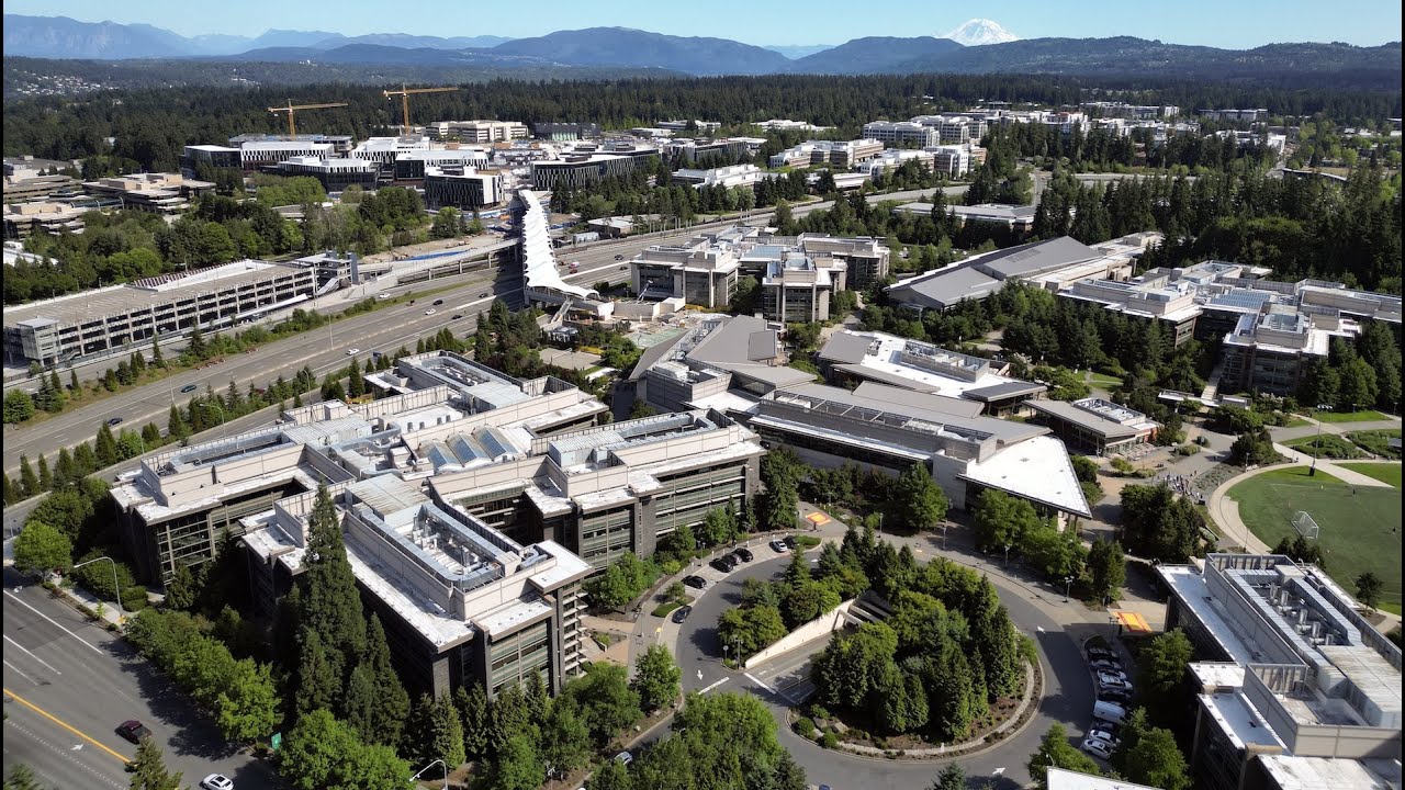 Touring the Microsoft Visitor Center June 2023 - YouTube