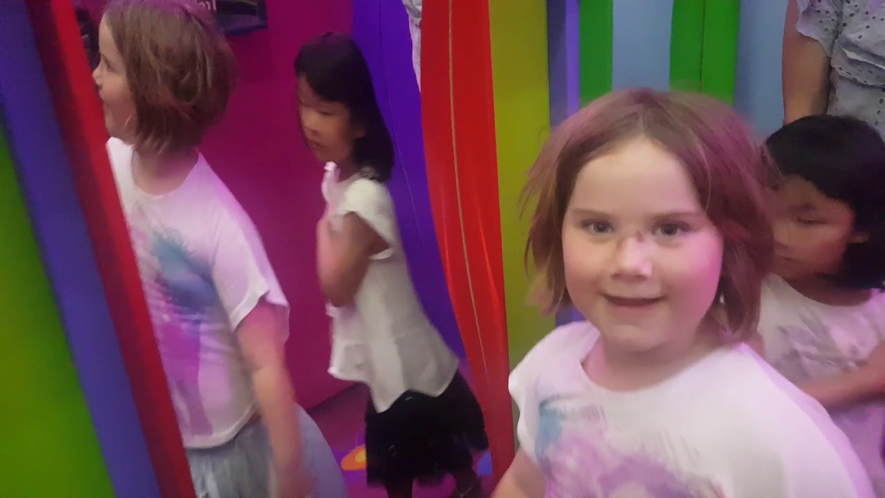 Trolls Funhouse - Dreamworld Dec 2018 - YouTube