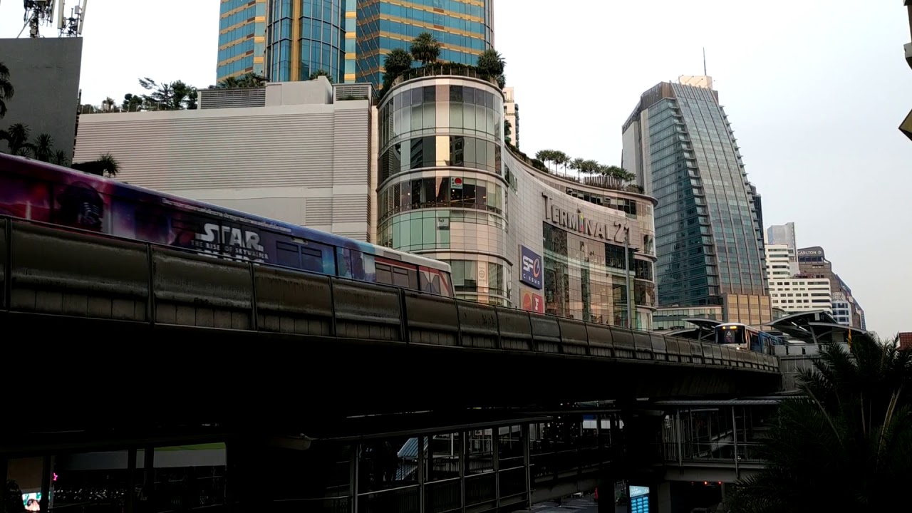 BTS ASOK in Bangkok, 방콕 아속역 터미널21 - YouTube