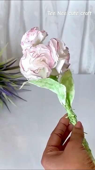 DIY AESTHETIC TISSUE PAPER FLOWER 🌸 / AESTHETIC FLOWER #shorts - YouTube
