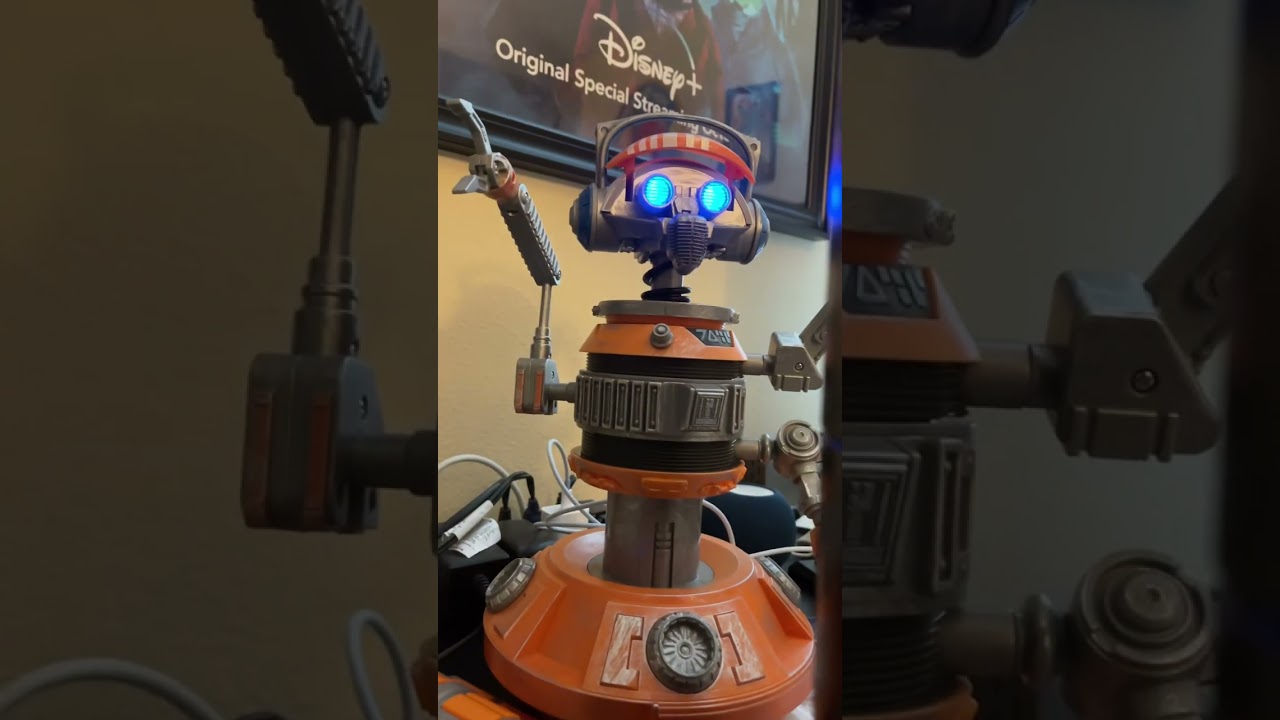 Star Wars Walt Disney World Galaxy’s Edge Rex RX-24 DJ R3X Droid is ...