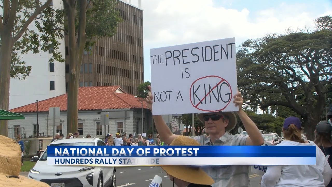 Hawaii protests against Trump break out on Presidents' Day - YouTube