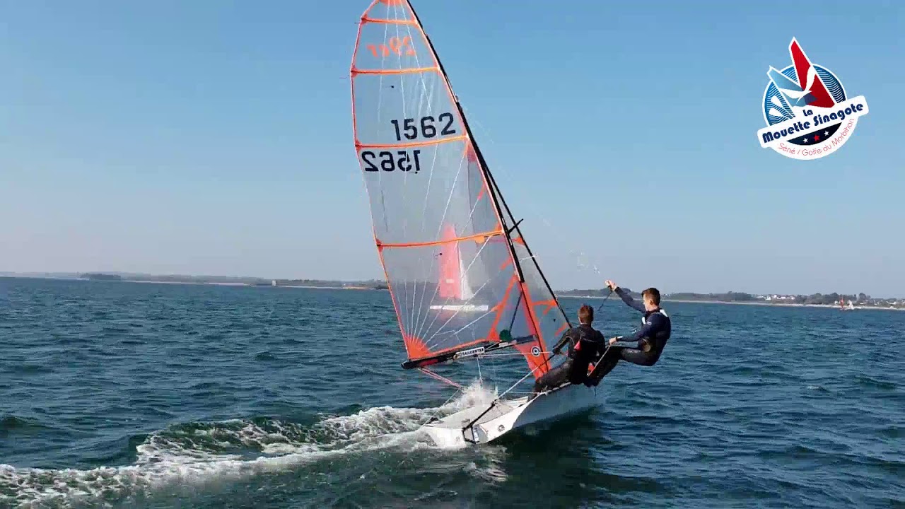 Dériveur skiff 29er compétition - La Mouette Sinagote - YouTube