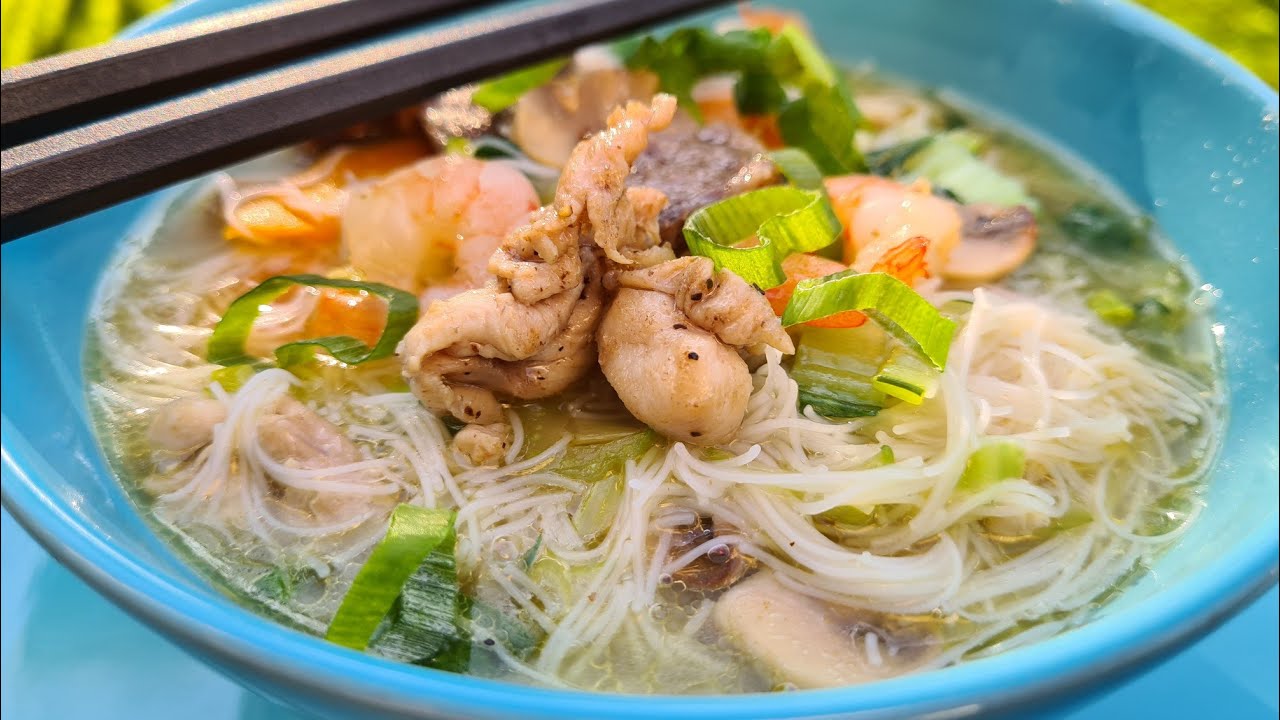 How To Make Rice Noodle Soup Bouillon De Meefoon Rice Vermicelli how-to-make-rice-noodle-soup-bouillon-de-meefoon-rice-vermicelli