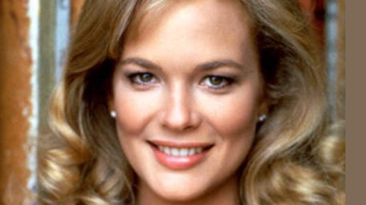 13 Sexy Photos of Leann Hunley - YouTube