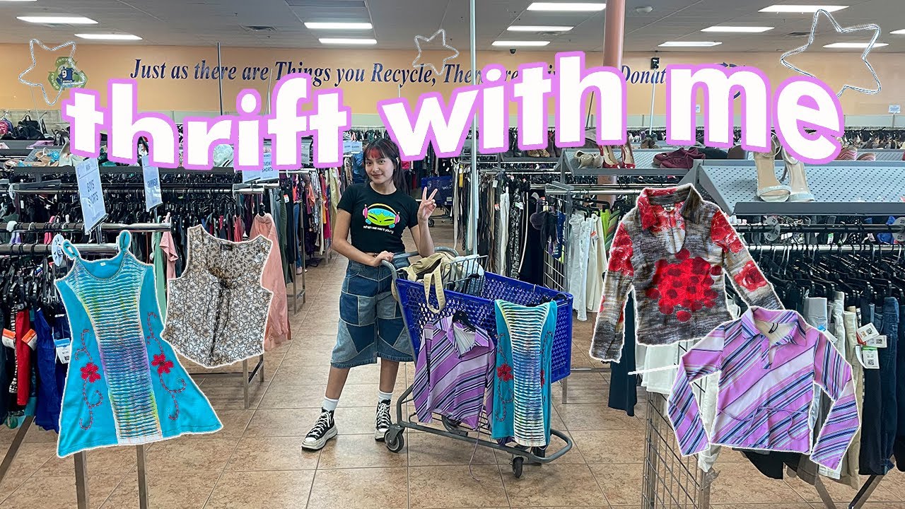 THRIFT WITH ME // thrifting *ICONIC* Y2K pieces in Las Vegas!!! - YouTube