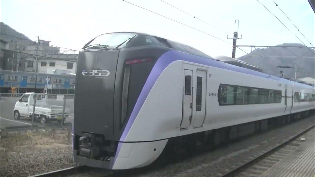 E353系S113編成 大月通過 - YouTube