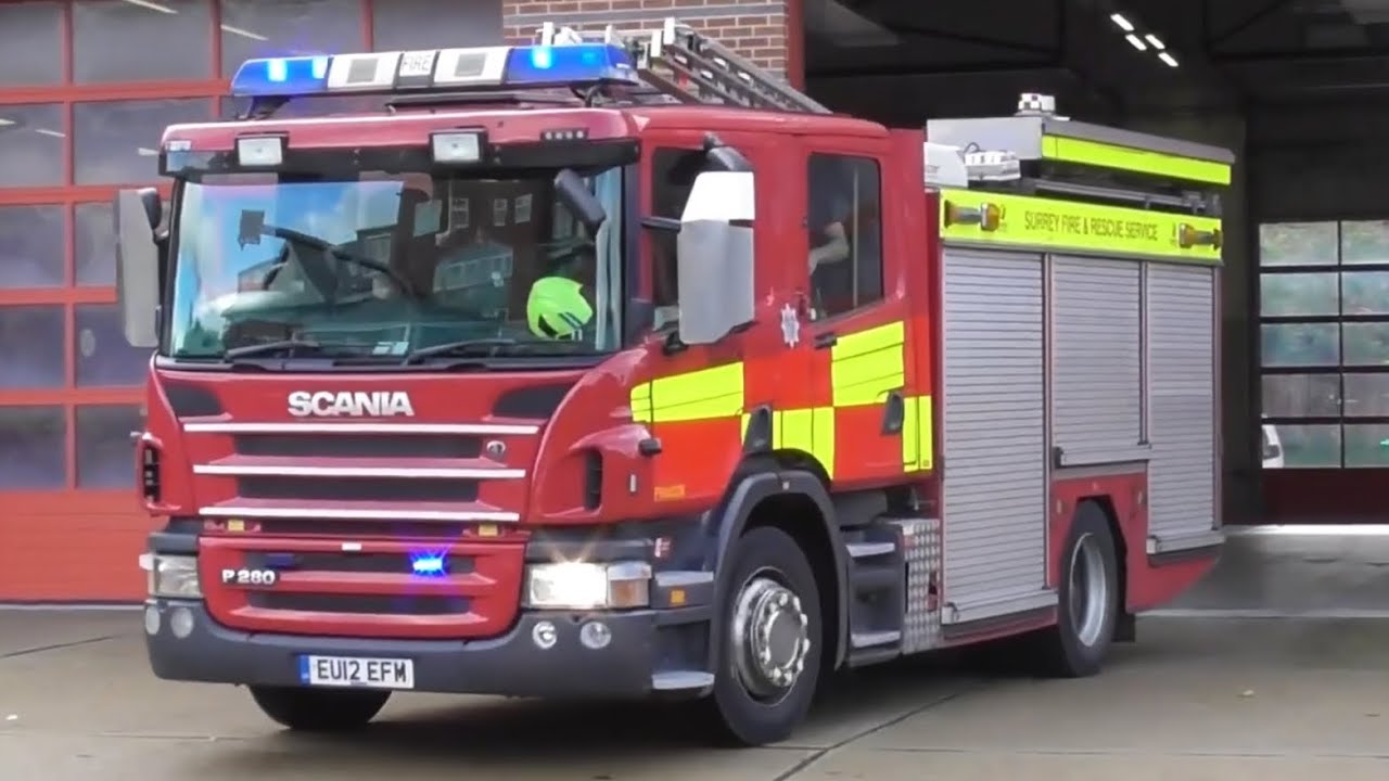S22P2 | Surrey Fire and Rescue Service, Scania P280 turning out to an ...