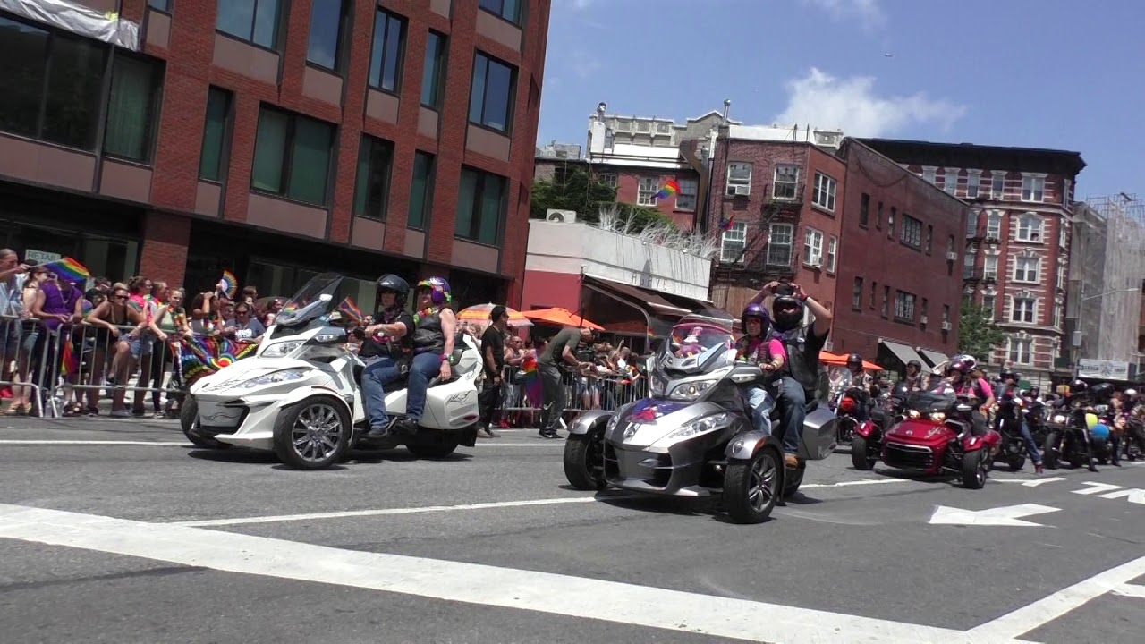 Pride Parade~NYC~2018~Sirens MC Start of the Parade~NYCParadelife - YouTube